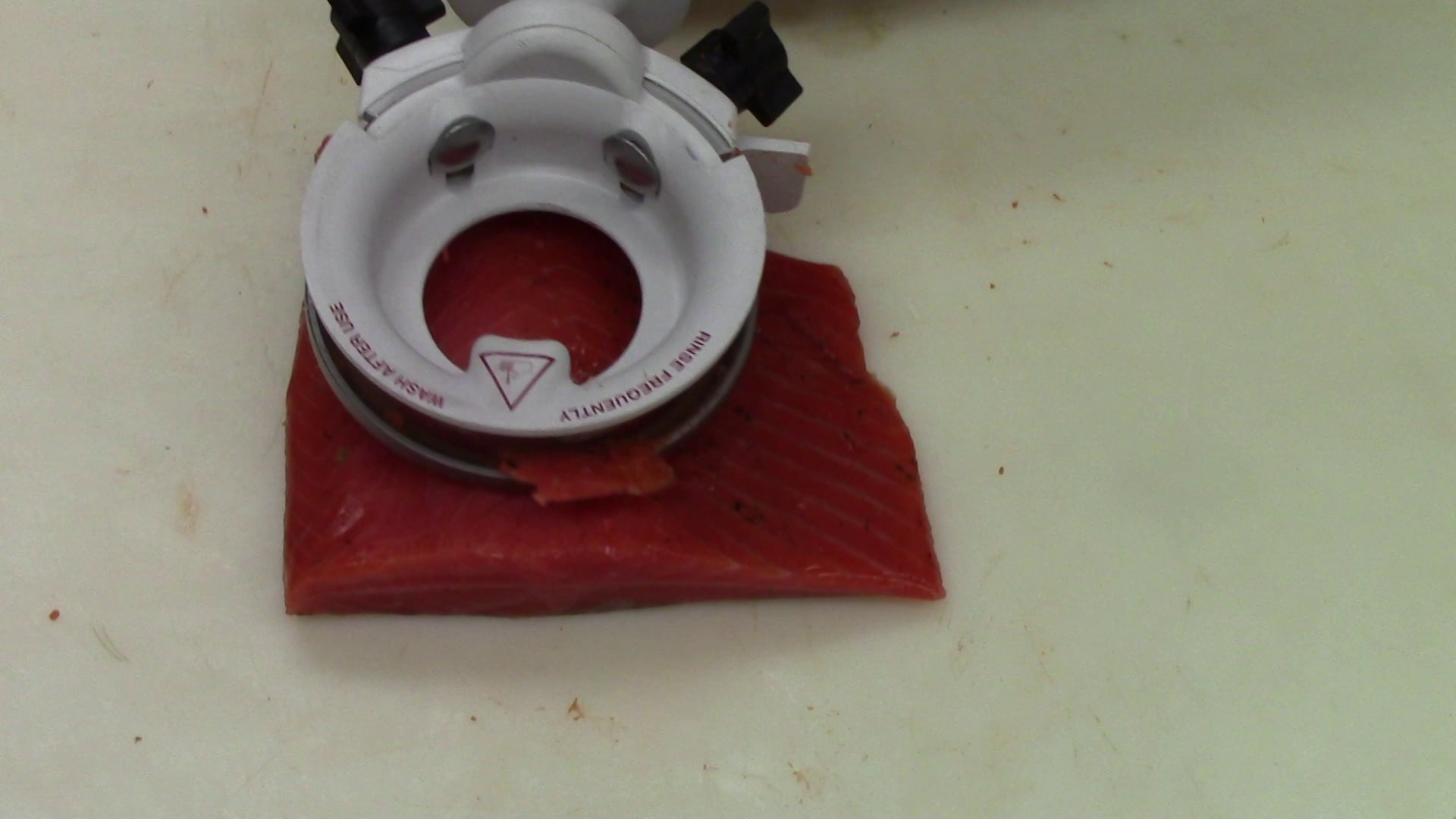 Cold Smoked Salmon with Whizard Power Knife on Vimeo