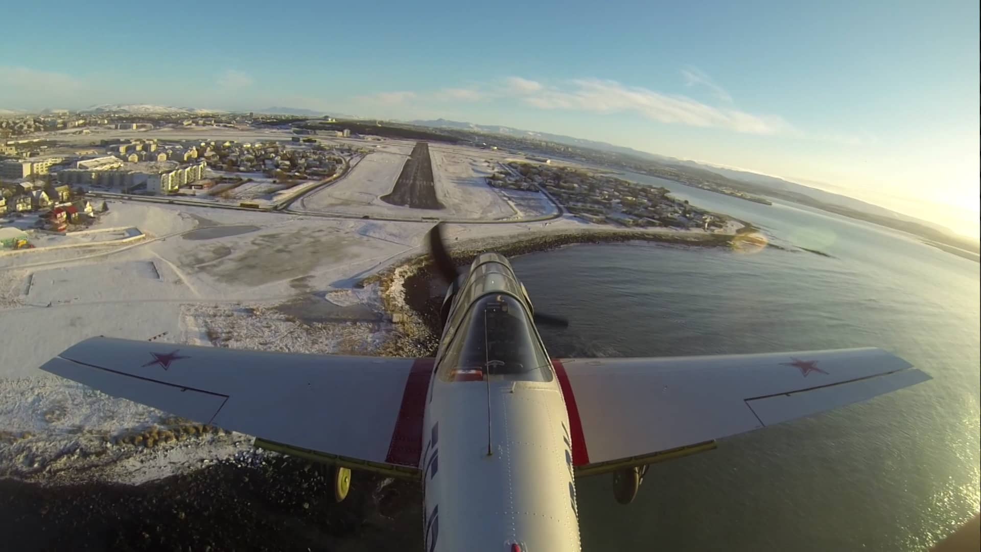 Aircraft Roll on approach on Vimeo