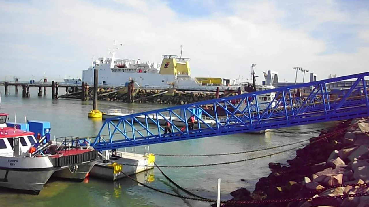 Crew coming ashore, London Array offshore wind shore base, Ramsgate, UK ...