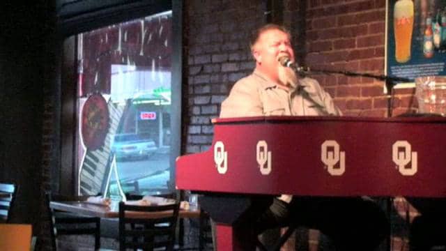 Dueling Piano Show @ the Full Moon Cafe, Tulsa Ok. on Vimeo