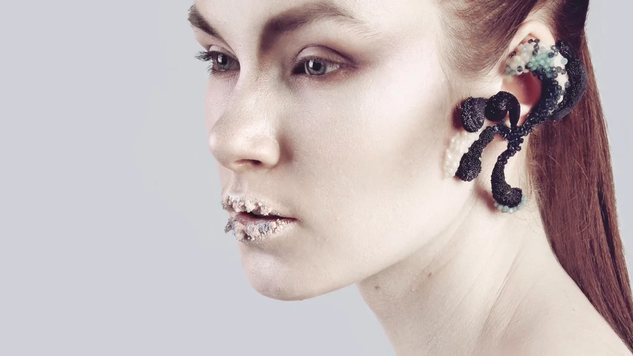 Amy Congdon's couture fashion integrates textile design and tissue ...