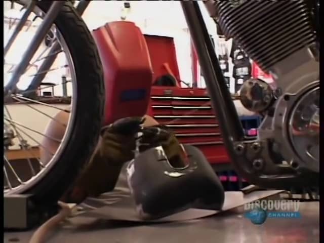 The Great Biker Build Off- Billy Lane Vs Roger Bourget (English ...