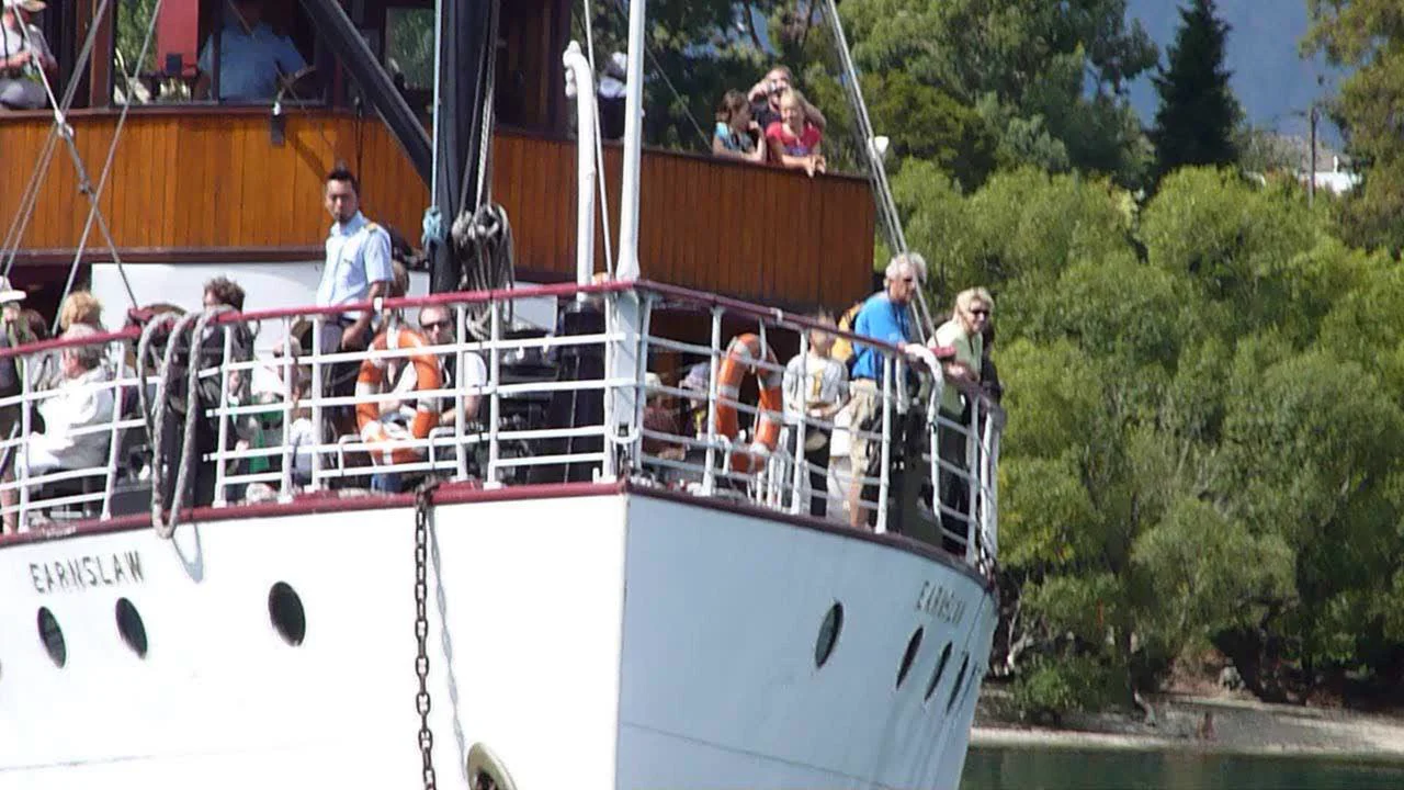 Panasonic Lumix DMC-TZ10 / ZS7 HD sample with zoom on Vimeo