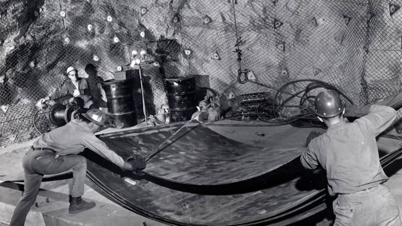 Ray Davis catches solar neutrinos in underground experiment. on Vimeo