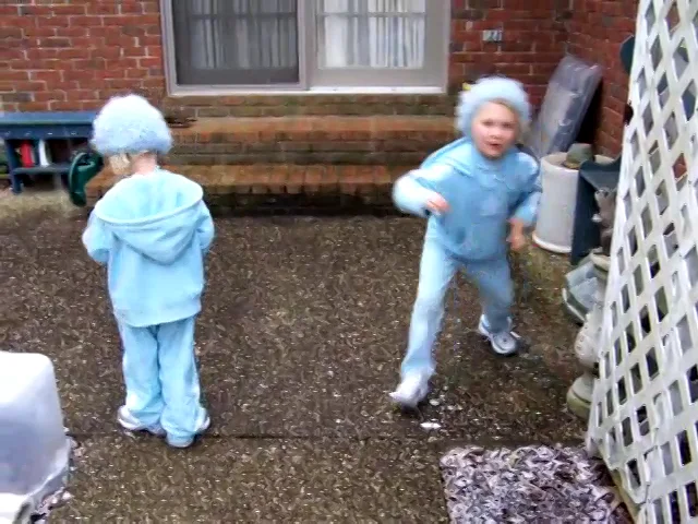 Chloe and Hadley in Snow 2 - Mar 2005 on Vimeo