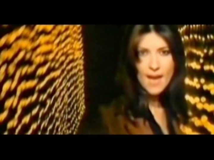 Laura Pausini - Escucha Tu Corazon on Vimeo