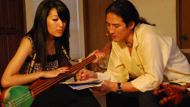 Techung and Yangchen Lhamo: An Apprenticeship in Tibetan Damnyen and ...