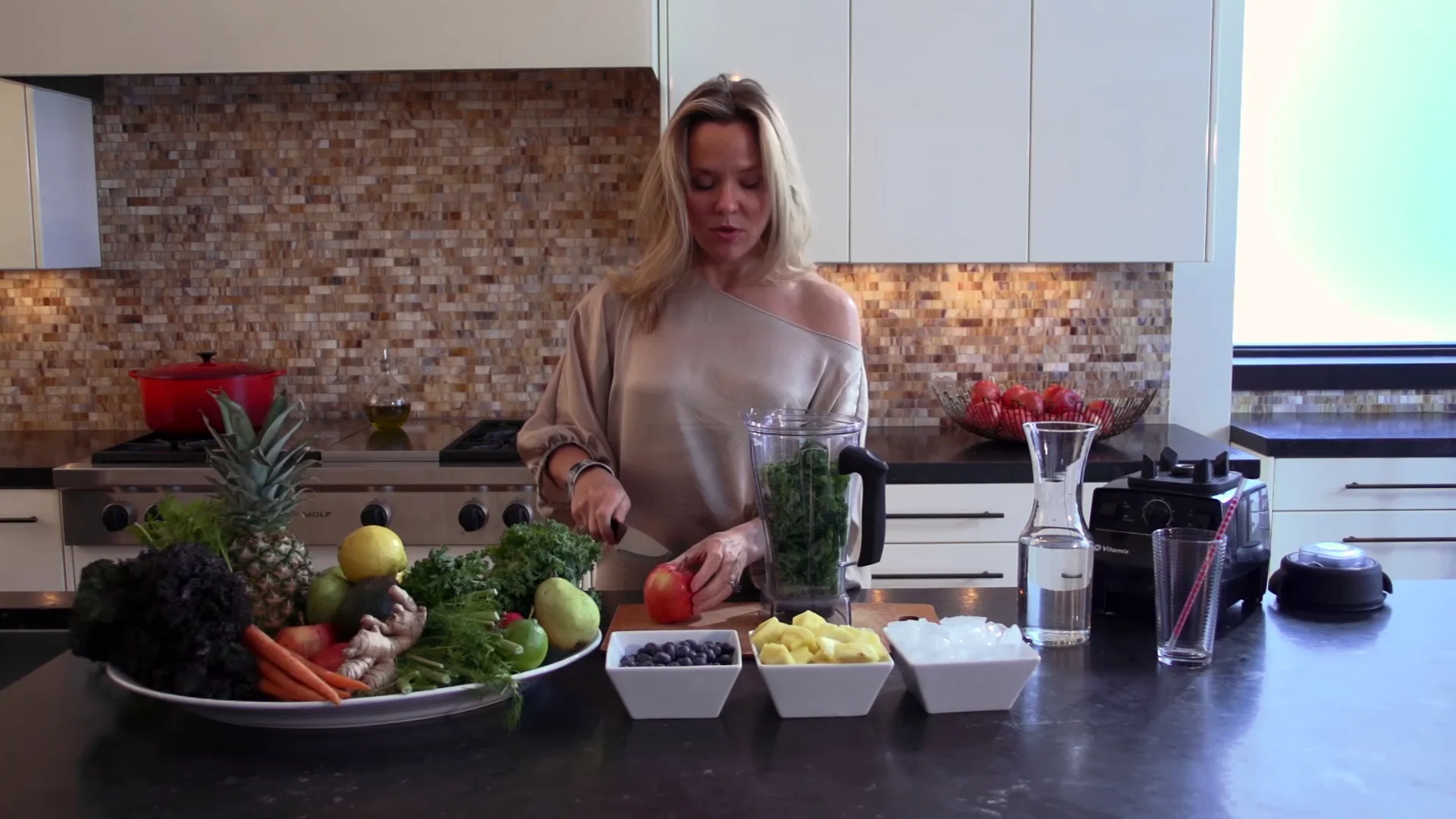 Michele Gelman Wellness Basic Green Smoothie Recipe on Vimeo