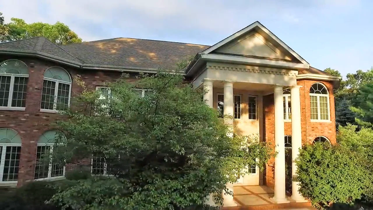 19625 NW Frontage Rd, Shorewood, IL 60404...Offered by PREMIER AGENT ...