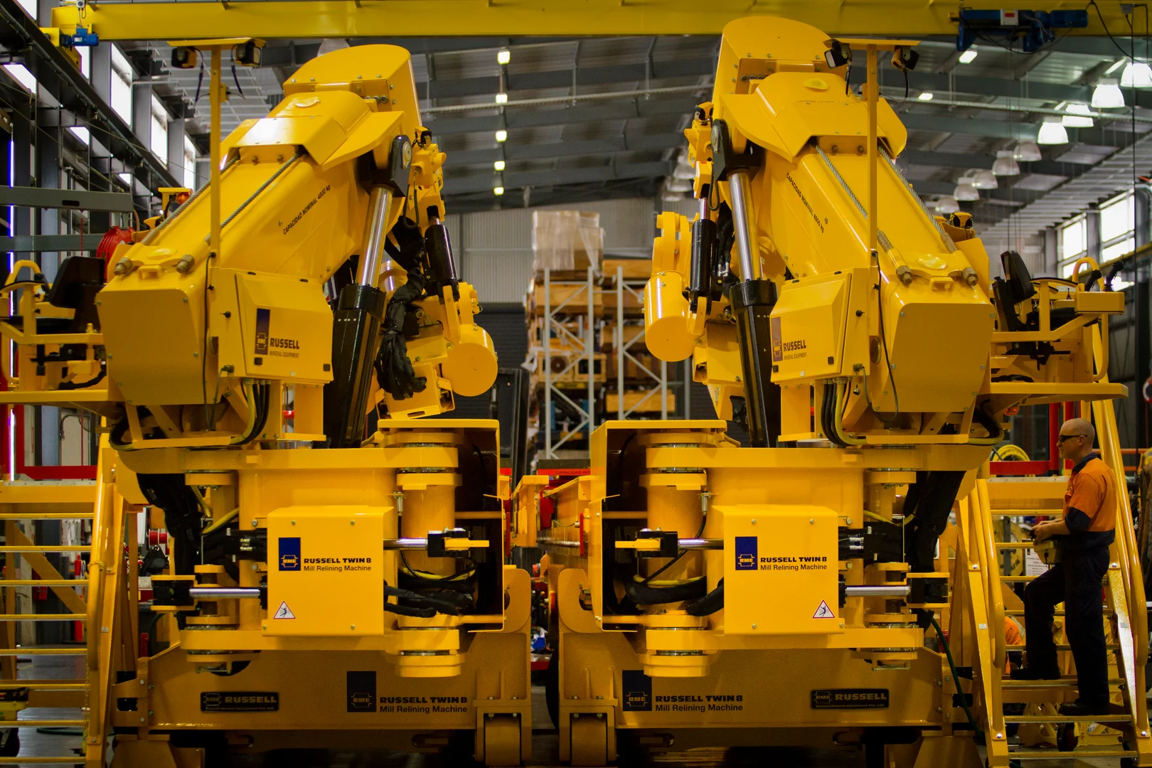 RUSSELL TWIN 8 Mill Relining Machine