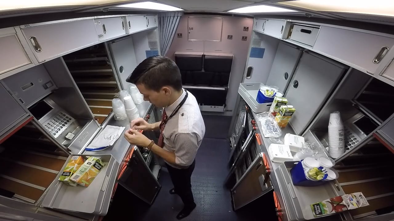 767-300, Domestic Aft Galley on Vimeo