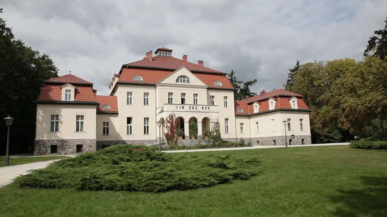 Heiraten im Schloss & Gut Liebenberg on Vimeo