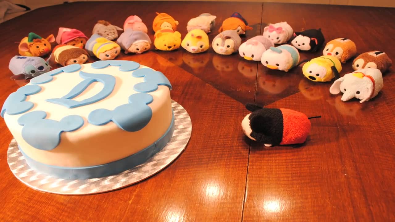 Shadow of a Mouse -- A Tsum Tsum Stop Motion Short -- Starring Mickey ...