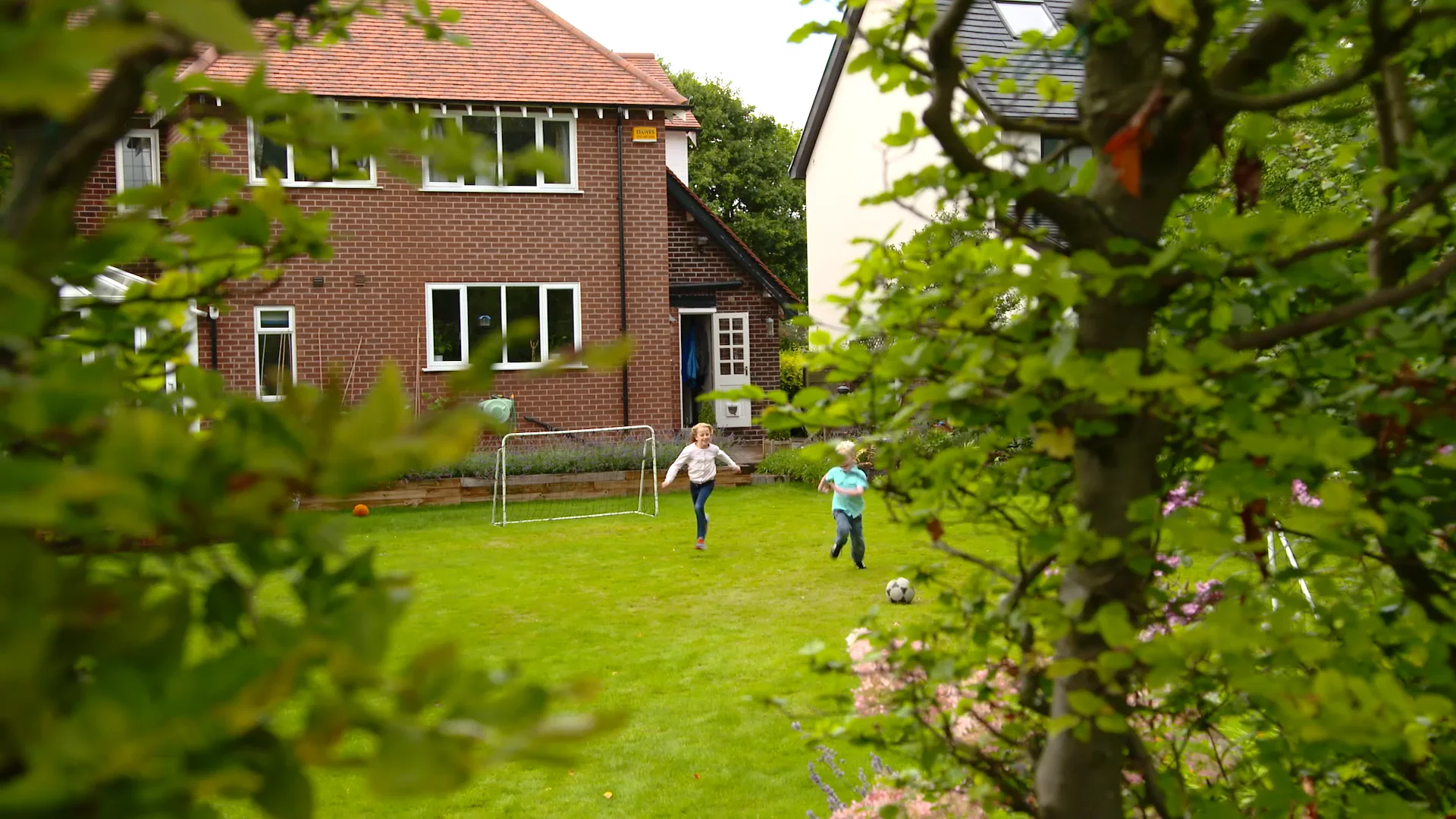 TAYLOR MADE MEDIA - Virgin Media Vivid - The Pye Family on Vimeo