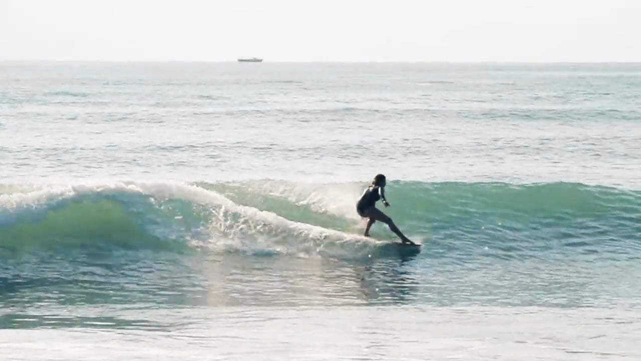 Surf en el Mediterraneo con Andrea Molina Torn/ Berria Surf Camp. on Vimeo