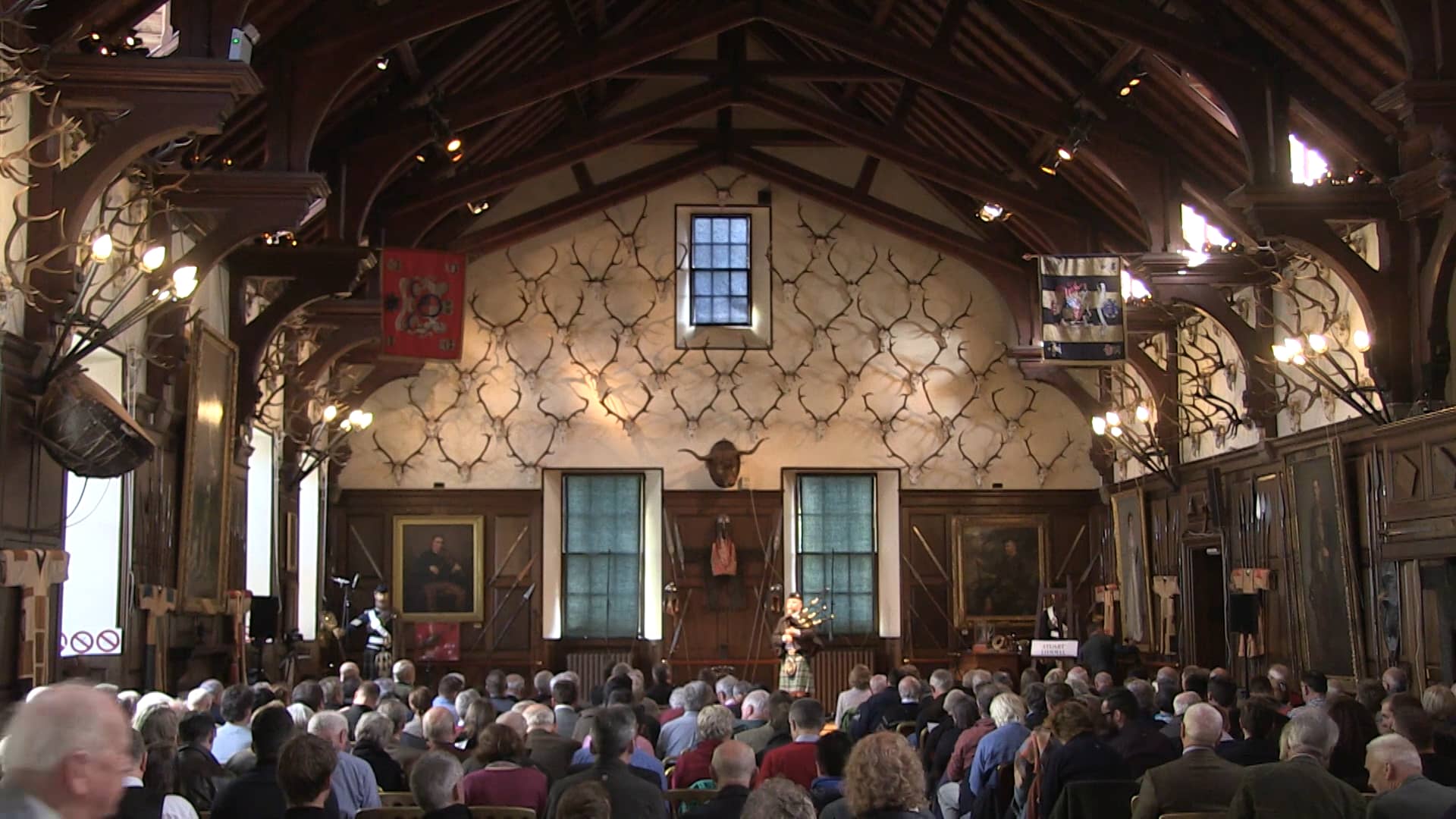 Roderick MacLeod plays The Old Men of the Shells Piobaireachd at the ...