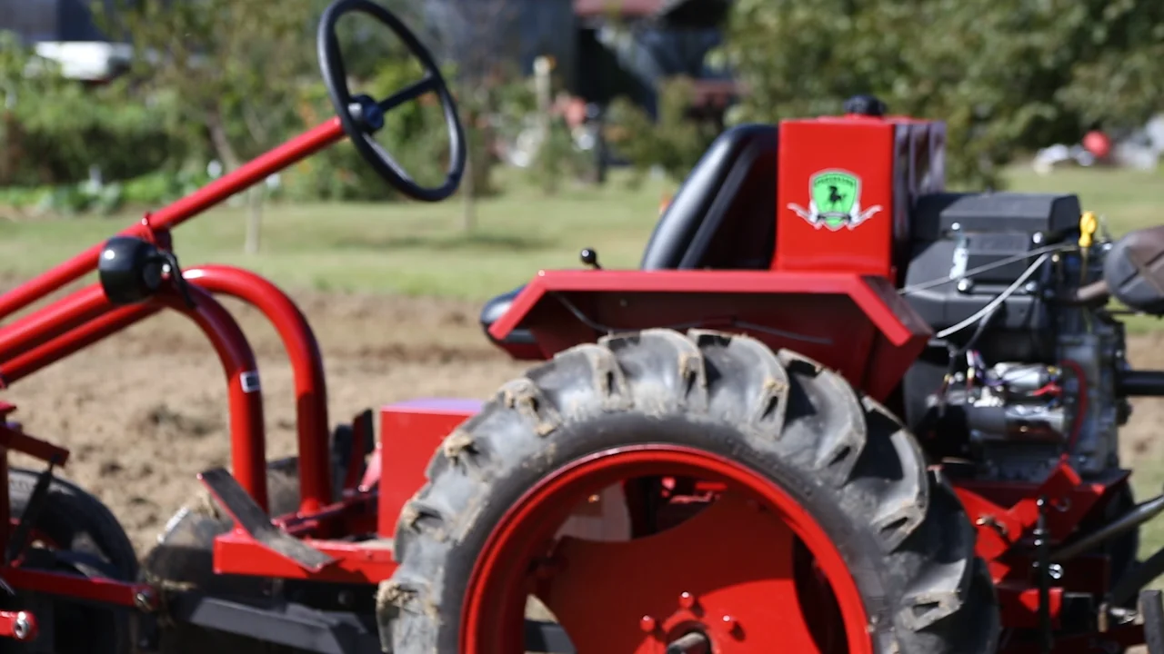 Oggún Tractor Video on Vimeo