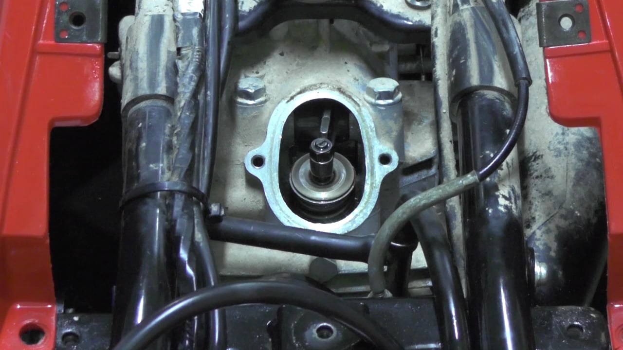 300 Bayou valve Adjustment on Vimeo