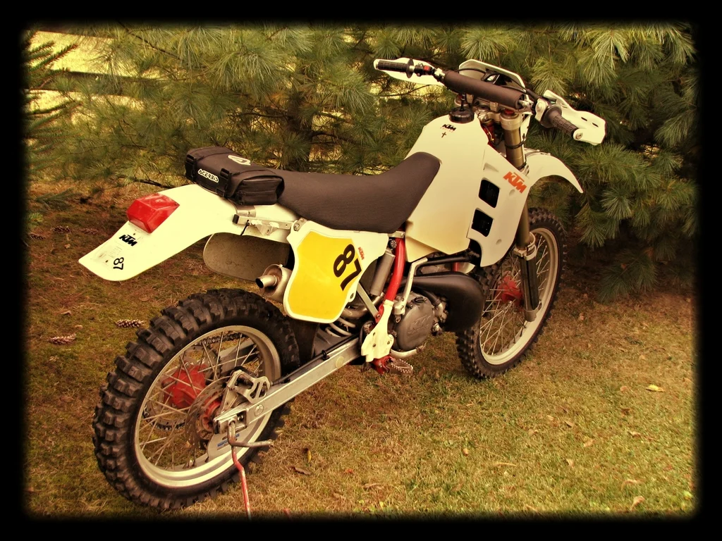 1992 KTM 300 EXC on Vimeo