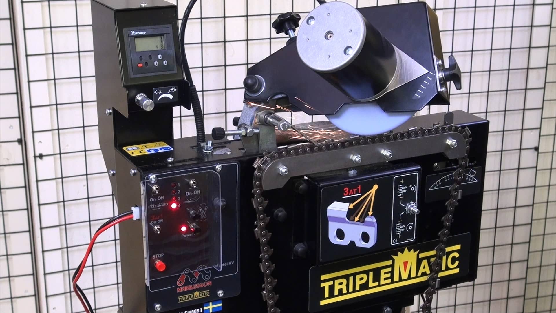 3 in 1 Auto Chain Sharpening with the Markusson Triplematic from Clark ...
