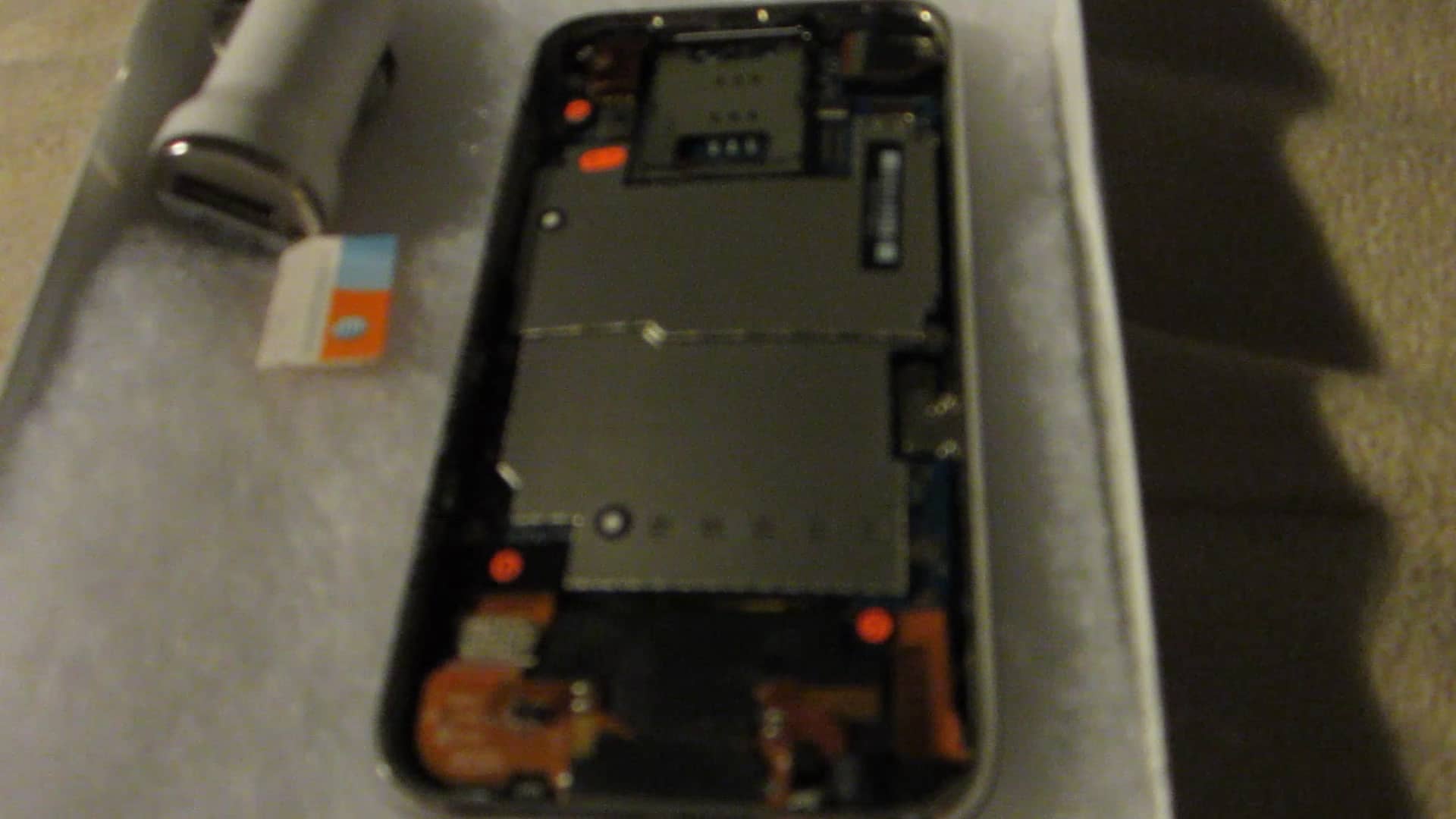 iPhone 3GS Bulging Battery Issue on Vimeo