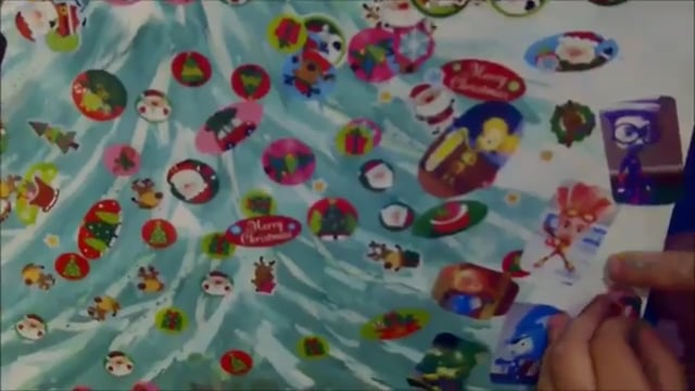 Делаем новогоднюю ёлочку на стене, украшаем. Наклейки Фиксики. Decorate ...