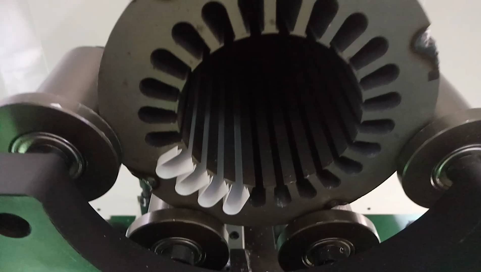 Horizontal type big dimension long stack height stator insualation ...