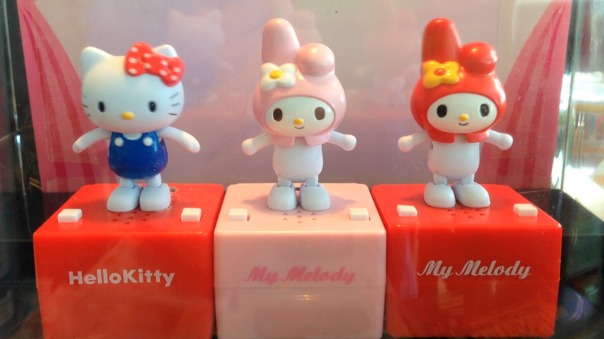 Hello Kitty tap dancing on Vimeo