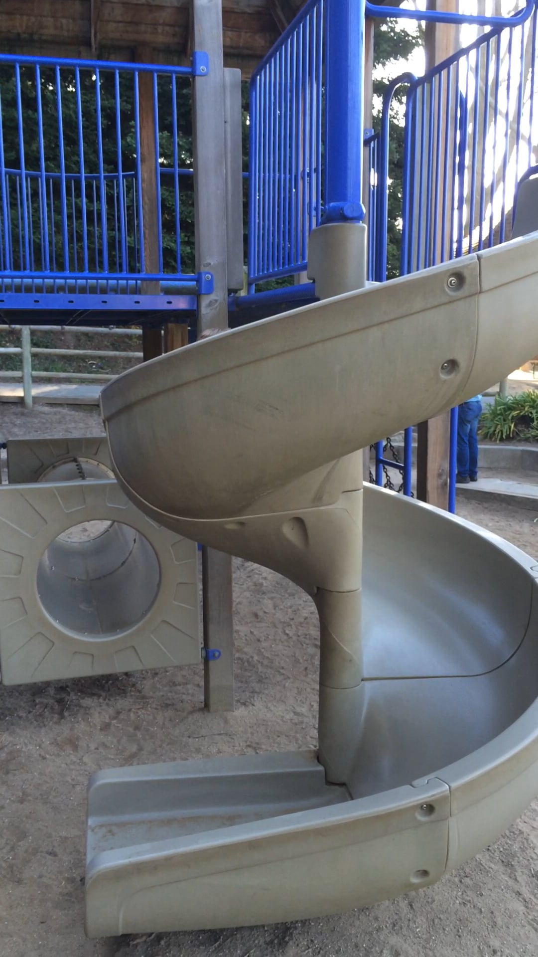 Jaxx 2015 twirly slide Orinda park on Vimeo