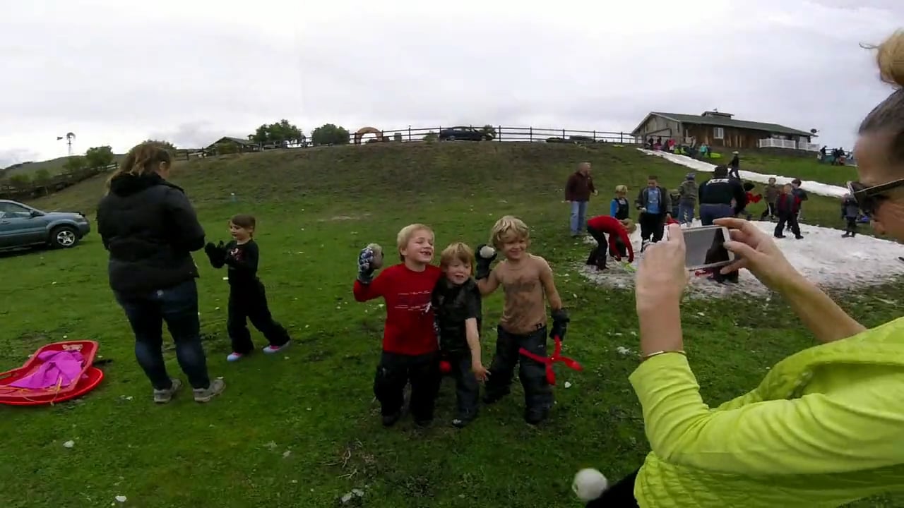 SLEDDING, SNOWBALLS & MUD on Vimeo
