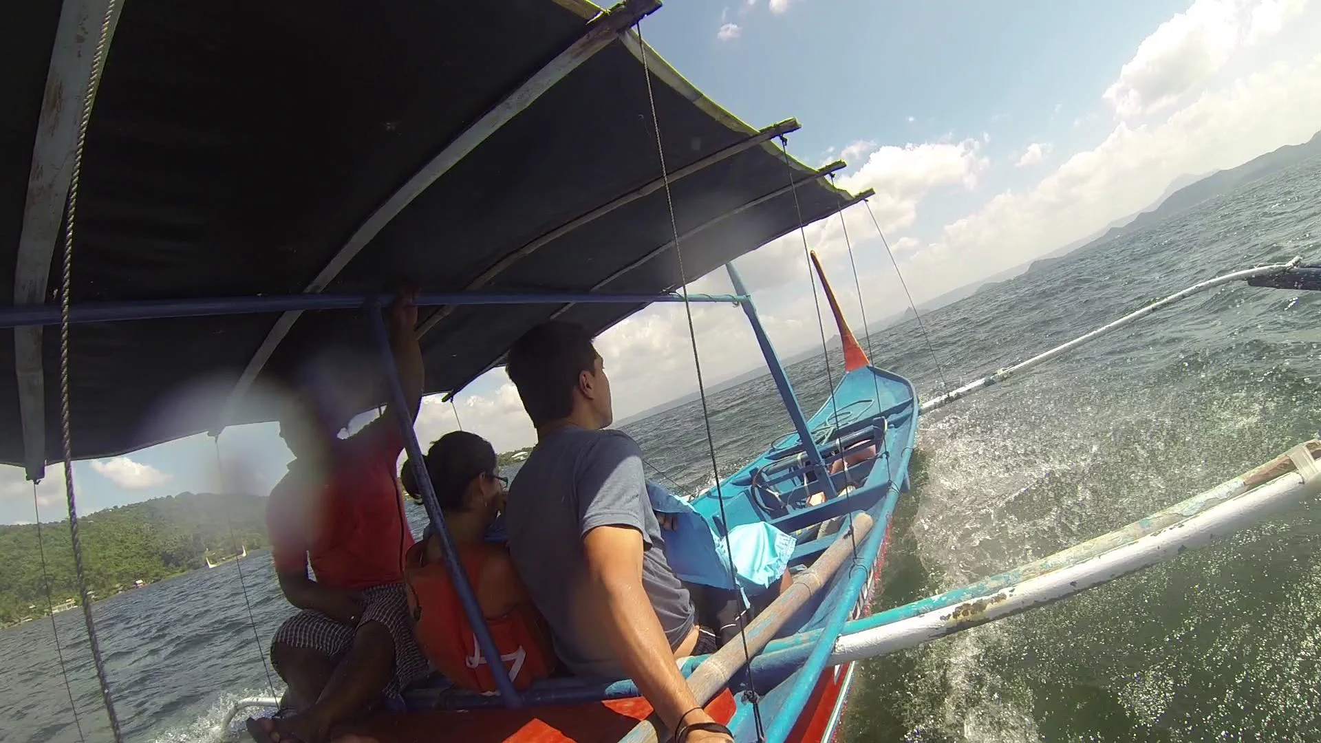 Pump boat (banka) ride in the Philippines (crossing Taal Lake) on Vimeo