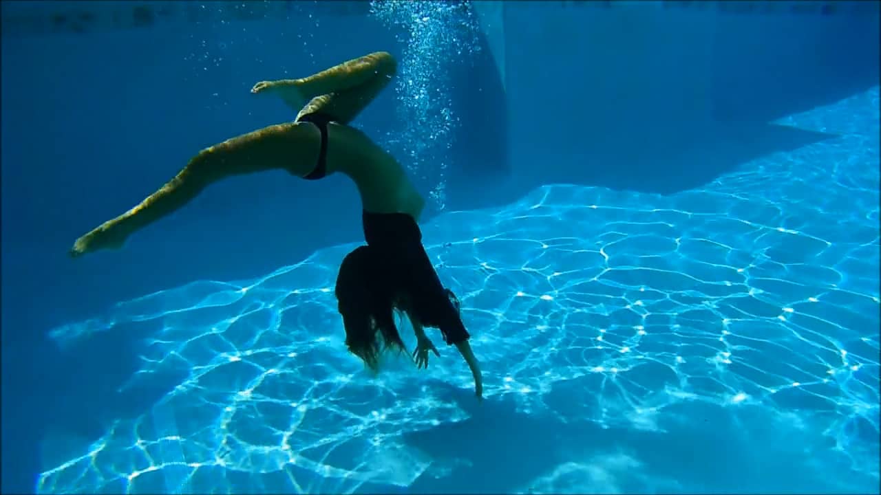 Underwater Shoot with Model LissaH on Vimeo