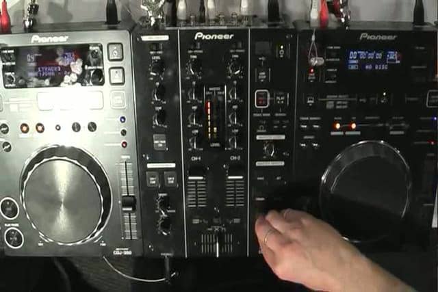 Musikmesse 2010: Pioneer DJM-350 and CDJ-350 demo on Vimeo