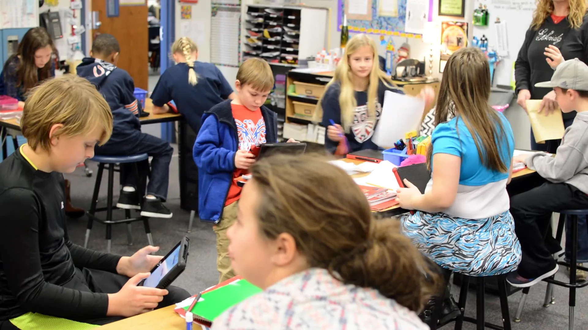 Ms. Lewis' class discovers LHub on Vimeo