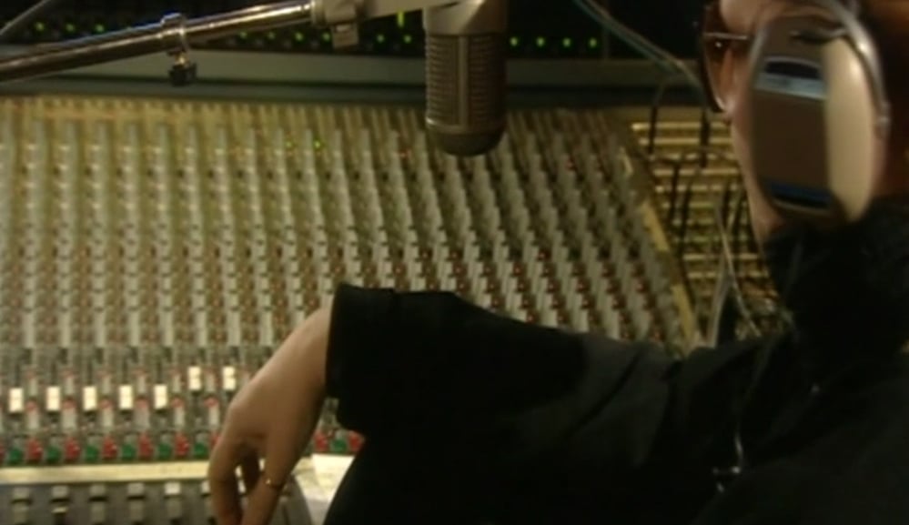 Blue Moon (Mina in Studio 2001) on Vimeo