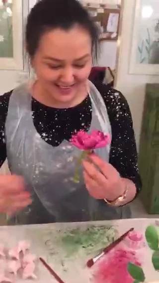 Periscope broadcast on Day 3 of Contemporary Tiered Wedding Cakes Class ...