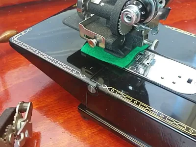 Pinking Attachment & Hand Crank Pinker Servicing Video Tutorial