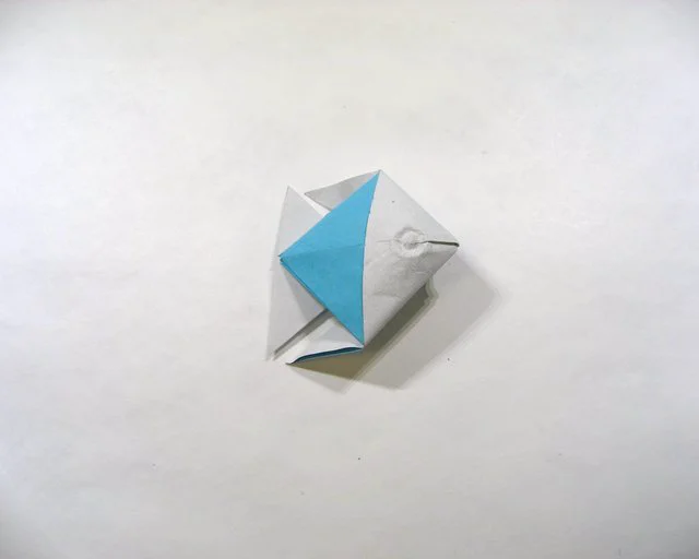 HOW TO FOLD A SIMPLE ORIGAMI FISH IN 30 SECONDS on Vimeo