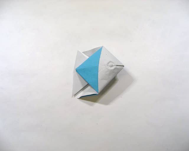 HOW TO FOLD A SIMPLE ORIGAMI FISH IN 30 SECONDS on Vimeo