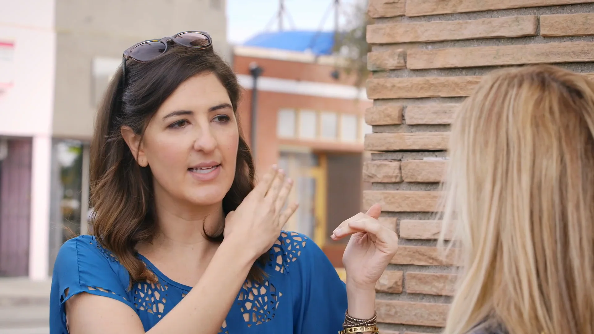 Kate and Heather Try Contouring on Vimeo