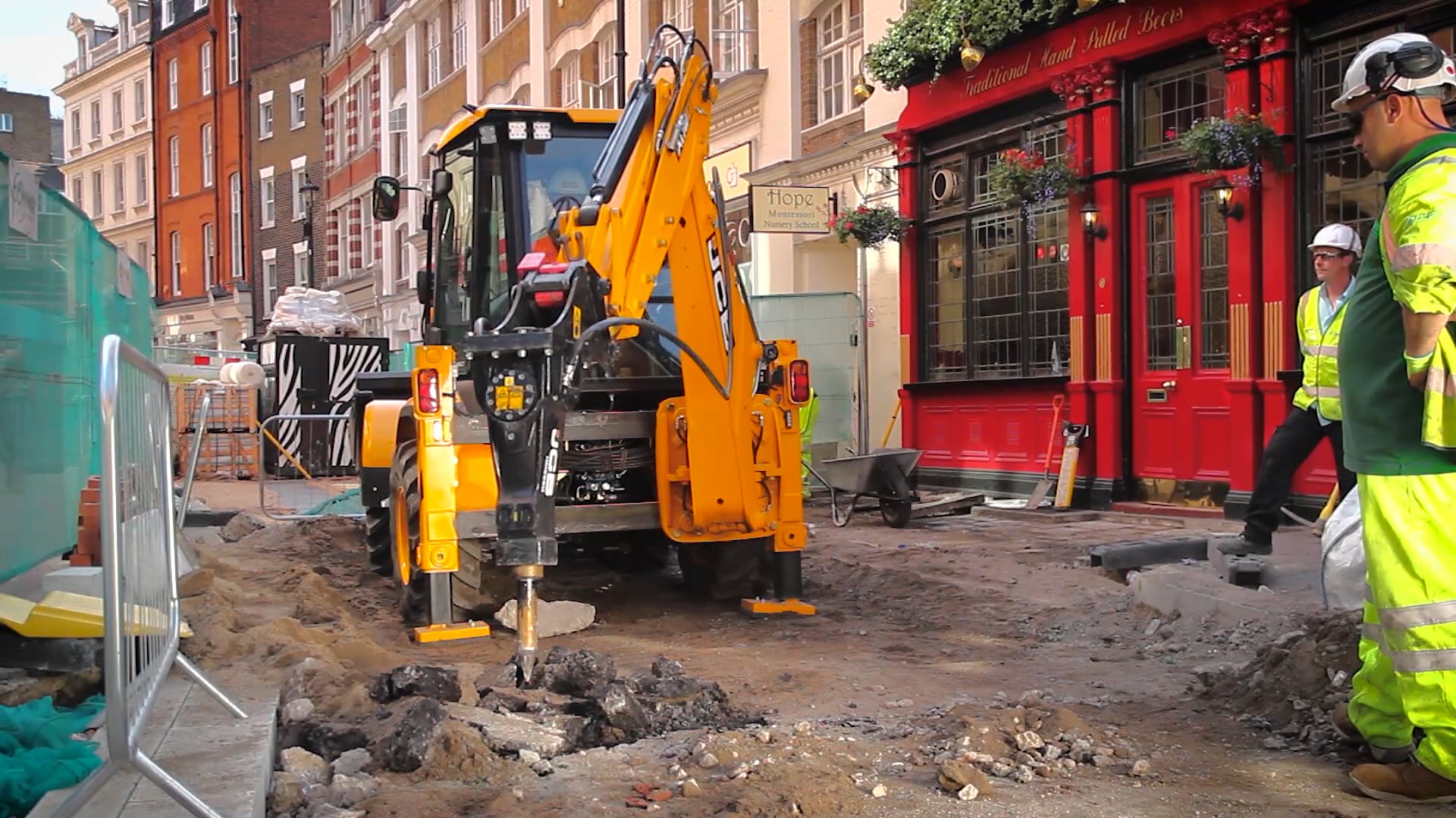 JCB BHL 3CX Compact APPLICATION edit v01_H264 HD 1080p 25 hi on Vimeo