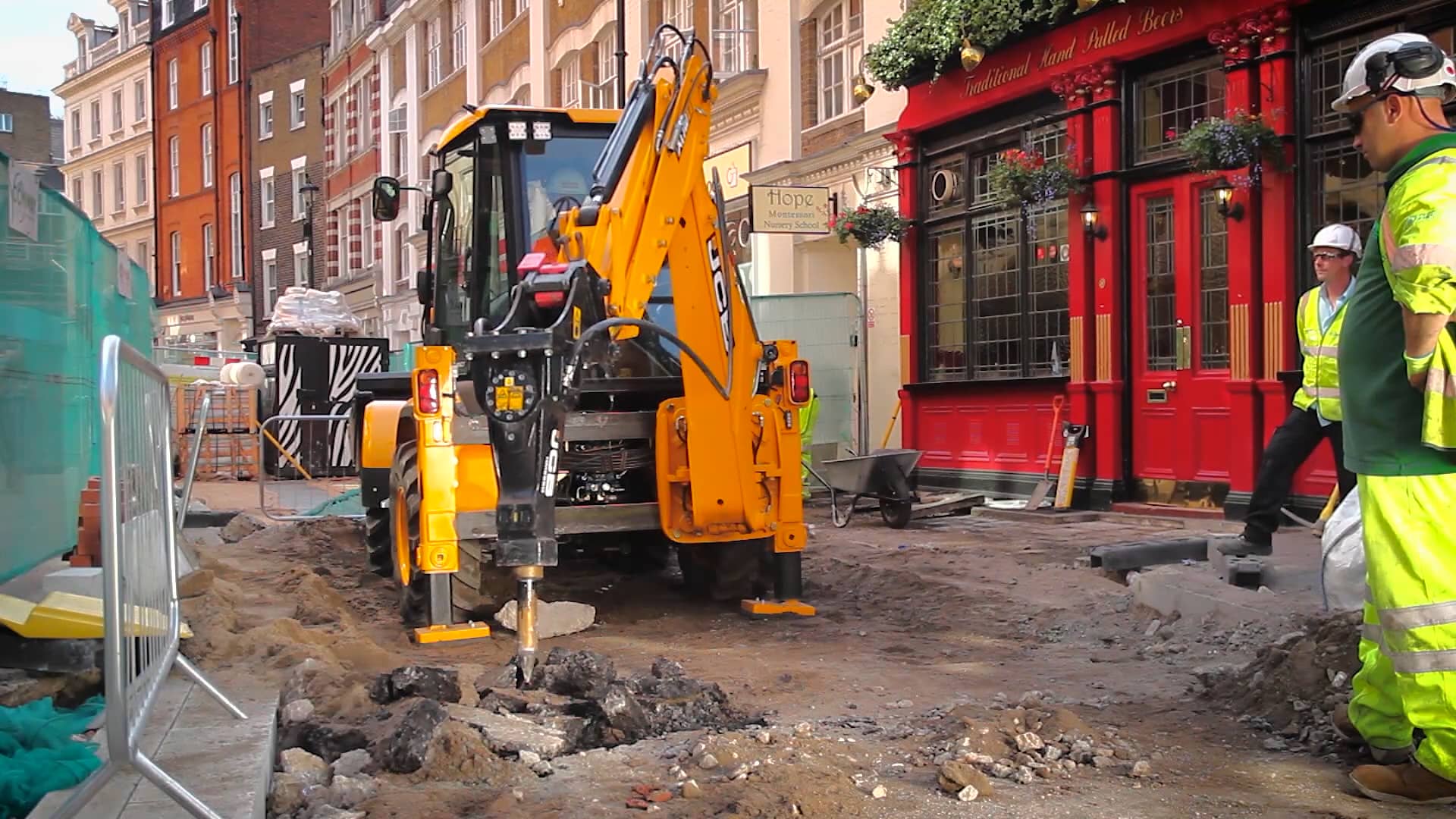 JCB BHL 3CX Compact APPLICATION edit v01_H264 HD 1080p 25 hi on Vimeo