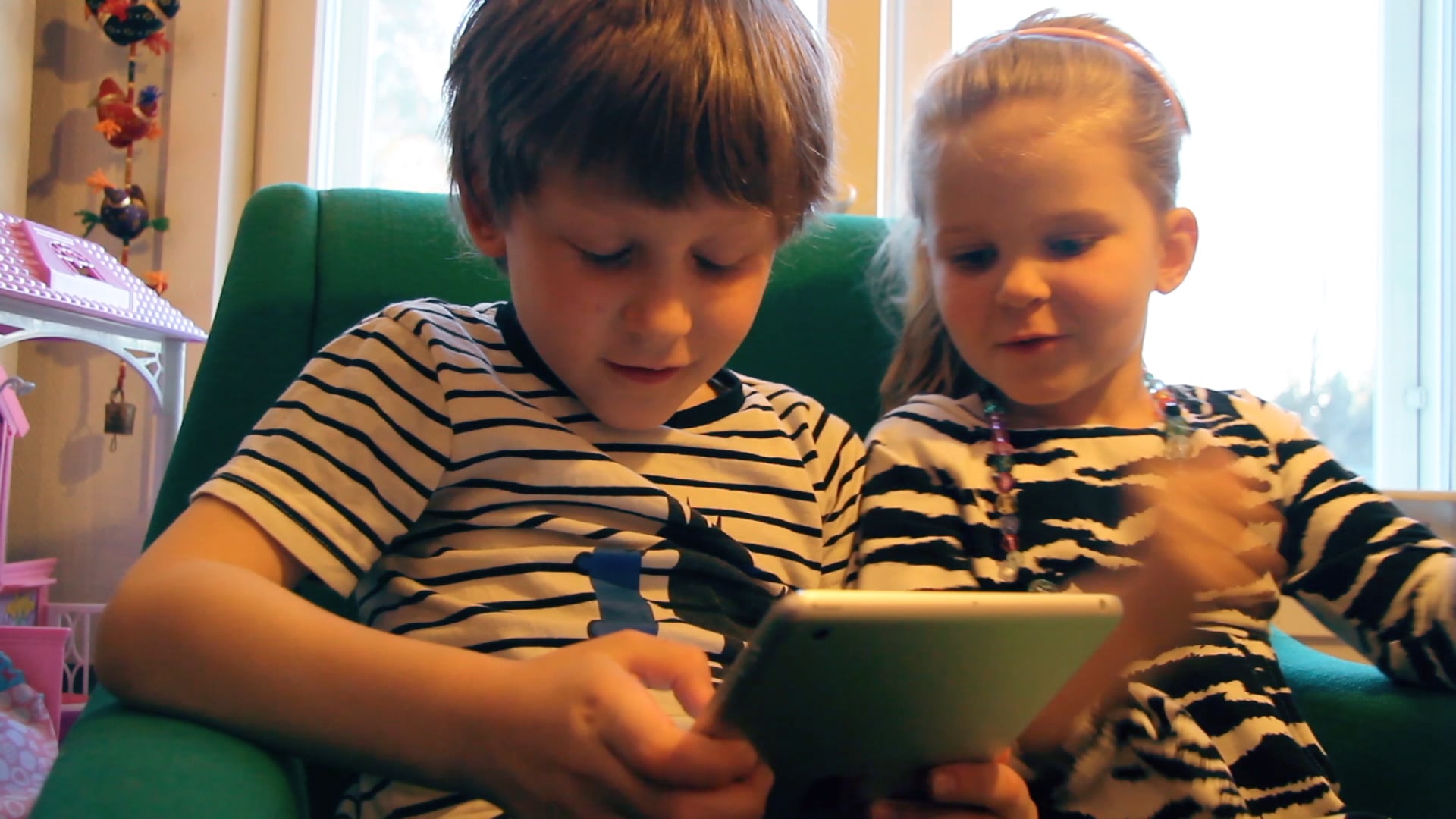 Gigglebug's GIGGLE TREE - trailer on Vimeo