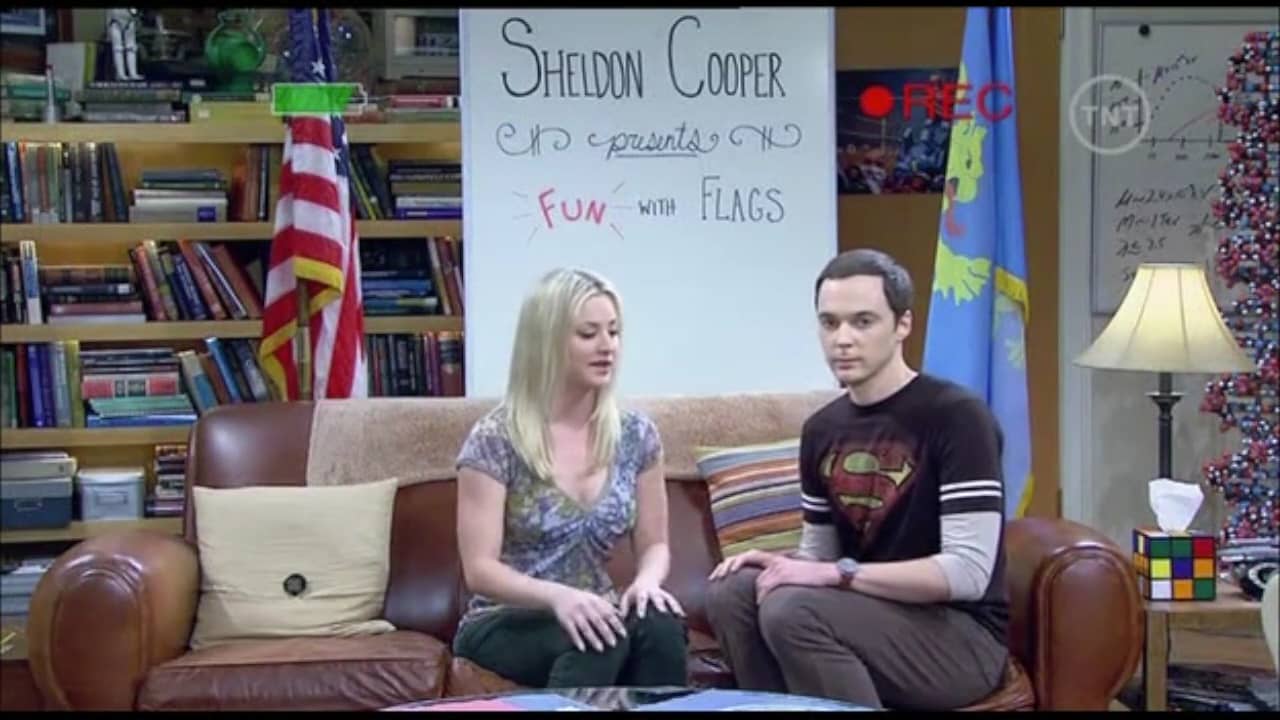 Sheldon Cooper, diversión con banderas con Penny on Vimeo