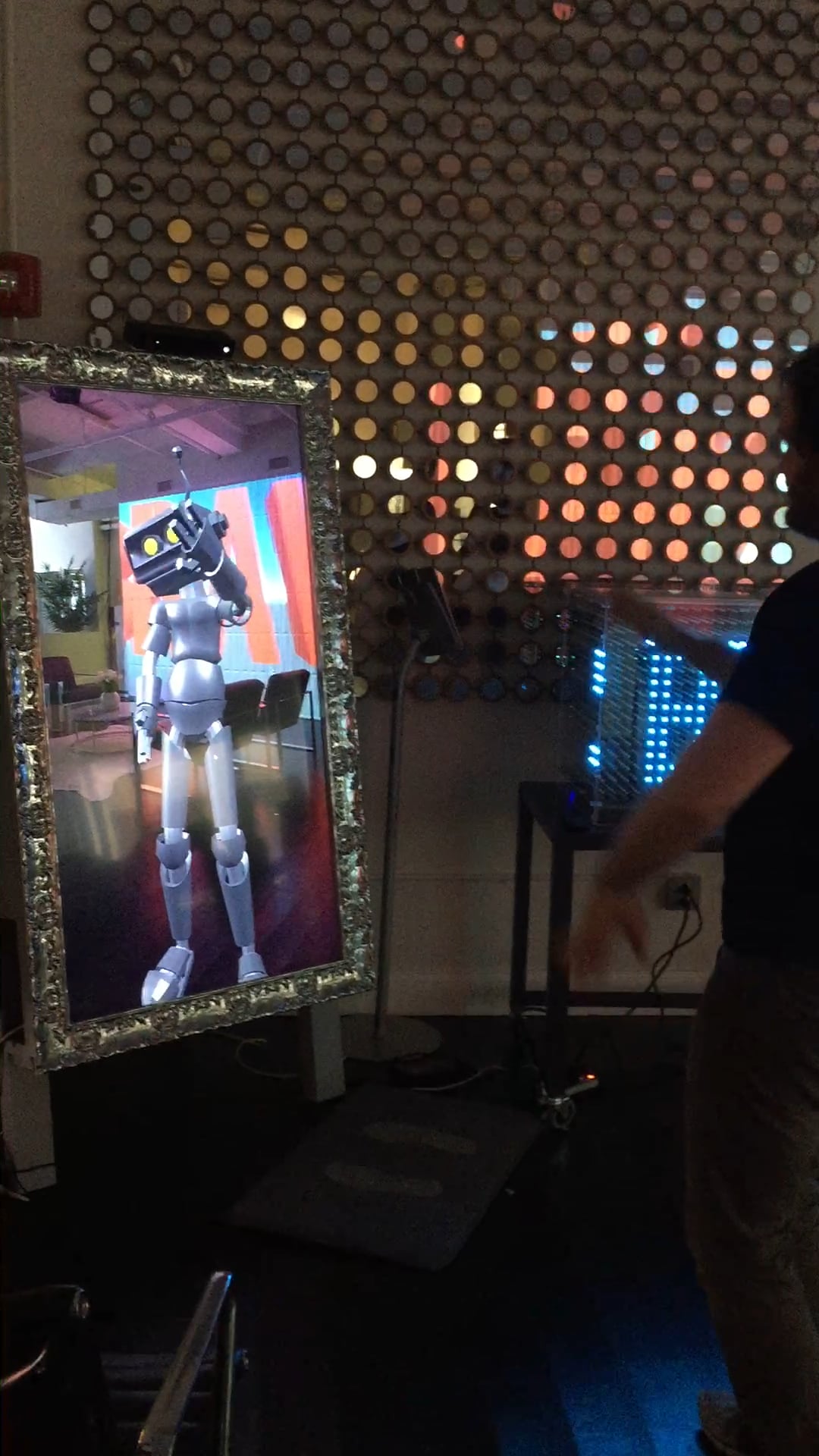 ROBOTIC SELFIE MIRROR on Vimeo