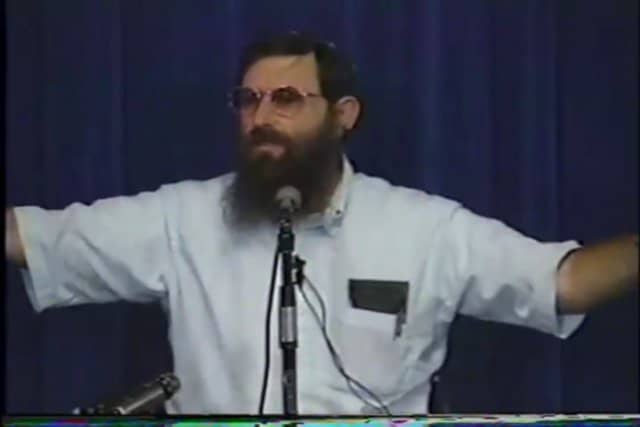 Rabbi David Zeller - "Ha'Lo Chai Ani!" on Vimeo