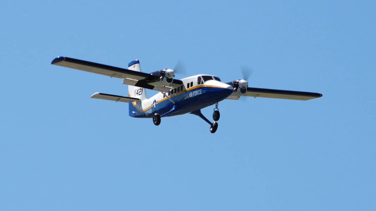 Scale Flying the Hangar 9 Twin Otter on Vimeo