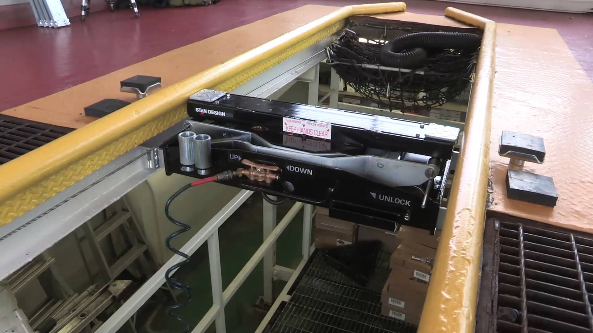 Stan Design TIRE ROTATION ROLLING PIT JACKS FOR FAST-LUBE PITS on Vimeo