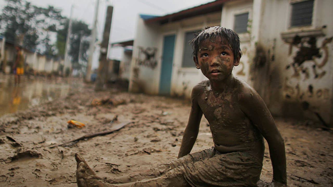 Typhoon Ketsana/Ondoy Aftermath - Children Playing in Mud on Vimeo