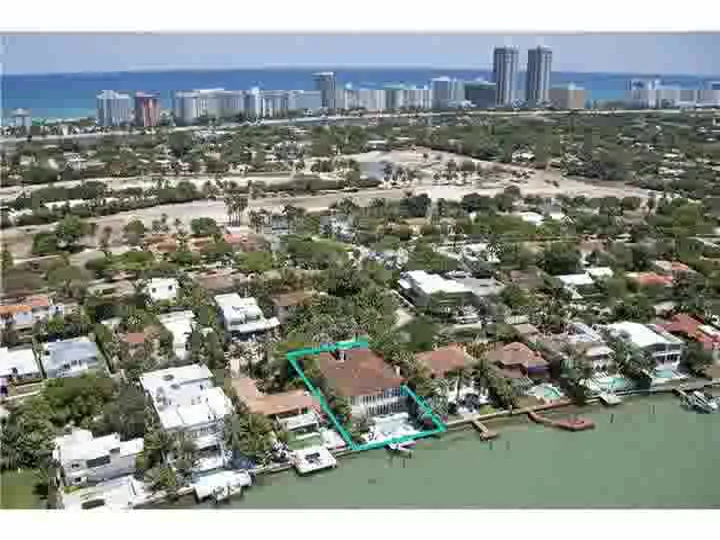 5310 N Bay Rd on Vimeo